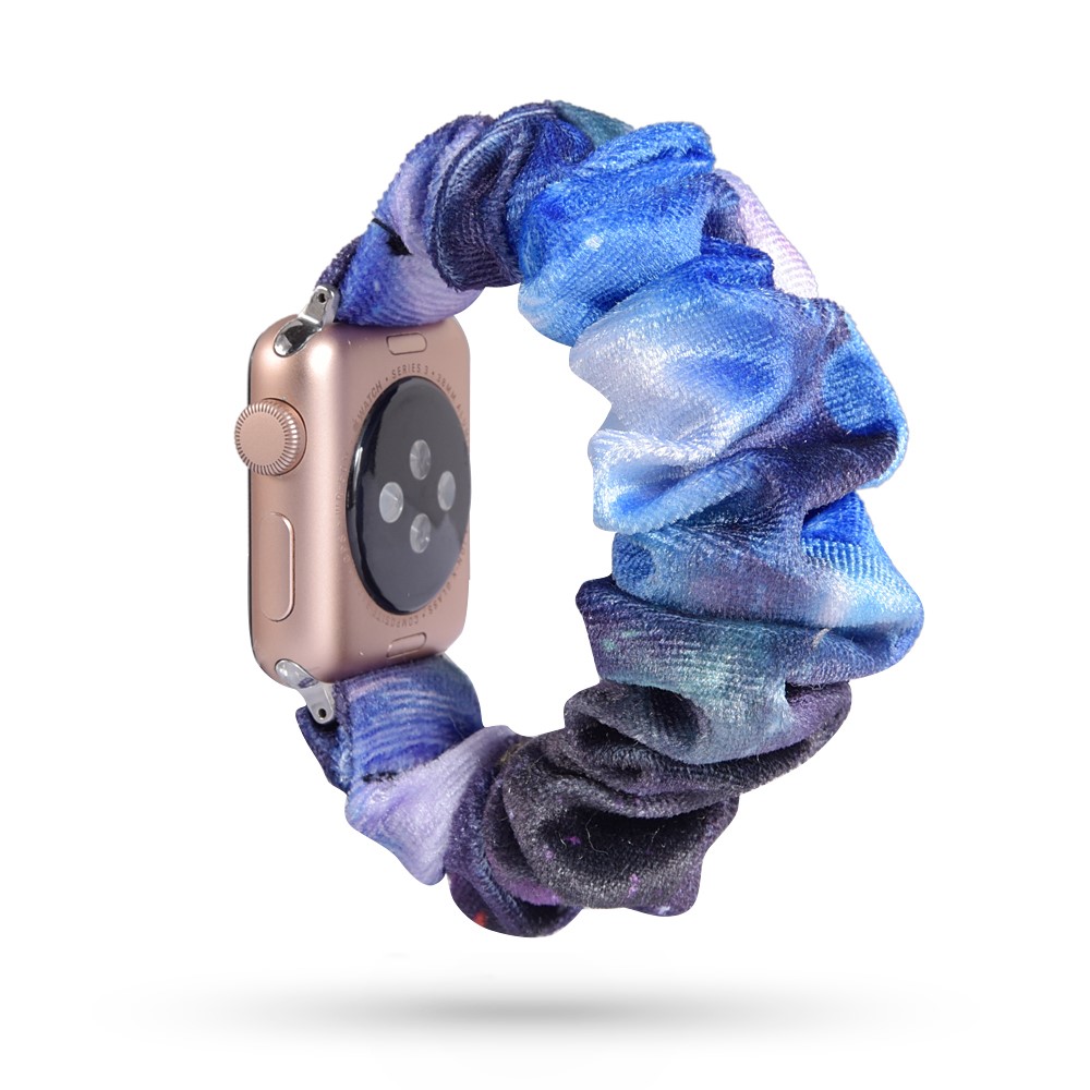 Köp Scrunchie Cosmic Armband Apple Watch 41/40/38 mm - Teknikhallen.se